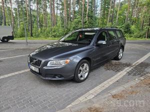 Brown Volvo V70 2009 in Riga, with an engine capacity of 2.40 L and mileage of 285 thousand km for 3150 €, photo 8 on AUTOMOTO.COM.LV