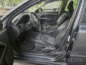 Brown Volvo V70 2009 in Riga, with an engine capacity of 2.40 L and mileage of 285 thousand km for 3150 €, photo 10 on AUTOMOTO.COM.LV