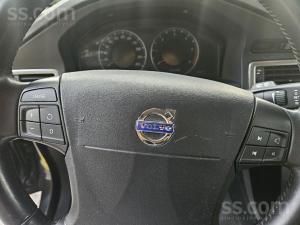 Brown Volvo V70 2009 in Riga, with an engine capacity of 2.40 L and mileage of 285 thousand km for 3150 €, photo 12 on AUTOMOTO.COM.LV