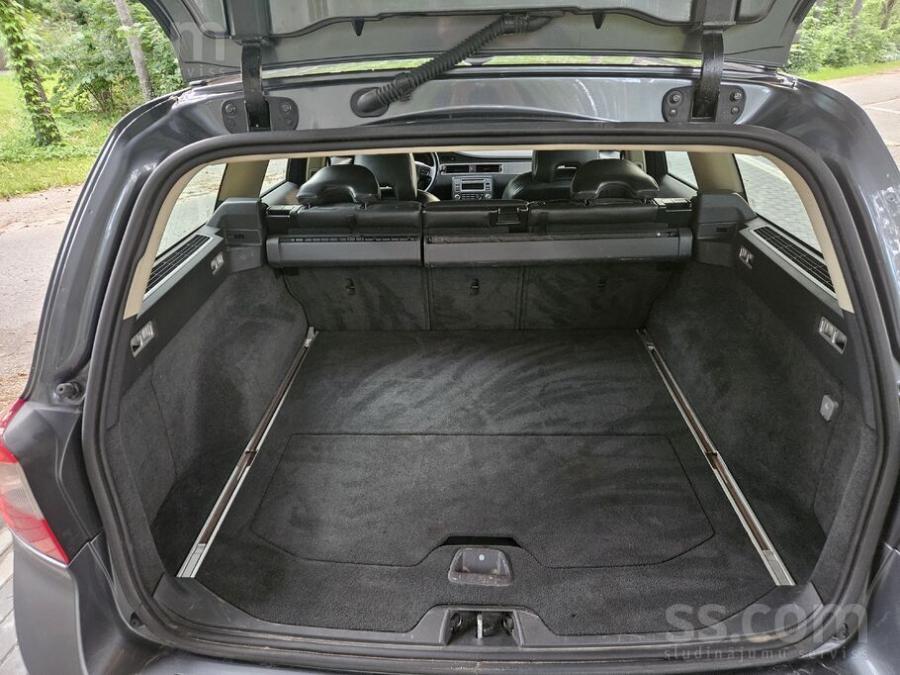 Brown Volvo V70 2009 in Riga, with an engine capacity of 2.40 L and mileage of 285 thousand km for 3150 €, photo 16 on AUTOMOTO.COM.LV
