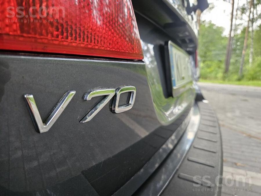 Brown Volvo V70 2009 in Riga, with an engine capacity of 2.40 L and mileage of 285 thousand km for 3150 €, photo 18 on AUTOMOTO.COM.LV