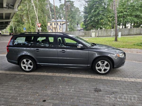 Brūns Volvo V70 2009 Rīga, ar dzinēja tilpumu 2.40 L un nobraukumu 285 tūkst. km par 3150 €, foto 2 vietnē AUTOMOTO.COM.LV