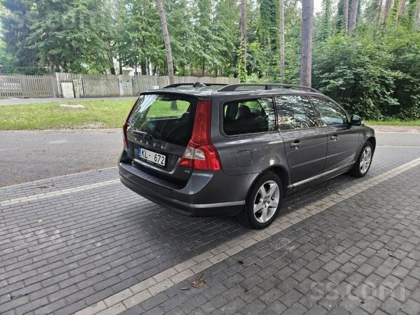 Brūns Volvo V70 2009 Rīga, ar dzinēja tilpumu 2.40 L un nobraukumu 285 tūkst. km par 3150 €, foto 3 vietnē AUTOMOTO.COM.LV