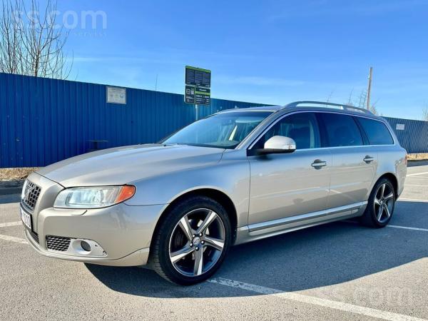Brūns Volvo V70 2009 Rīga, ar dzinēja tilpumu 2.40 L un nobraukumu 360 tūkst. km par 3750 €, foto 1 vietnē AUTOMOTO.COM.LV