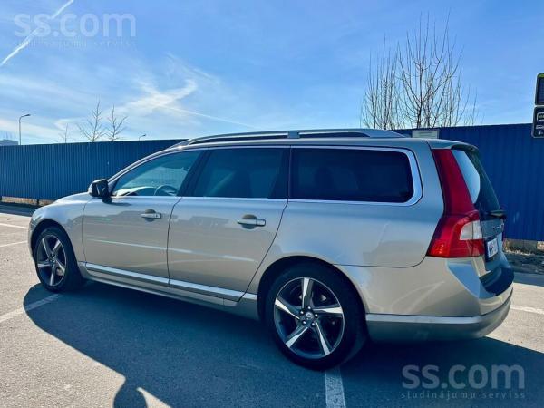 Brūns Volvo V70 2009 Rīga, ar dzinēja tilpumu 2.40 L un nobraukumu 360 tūkst. km par 3750 €, foto 2 vietnē AUTOMOTO.COM.LV