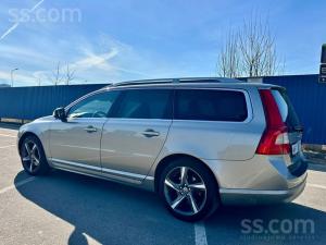 Brūns Volvo V70 2009 Rīga, ar dzinēja tilpumu 2.40 L un nobraukumu 360 tūkst. km par 3750 €, foto 3 vietnē AUTOMOTO.COM.LV