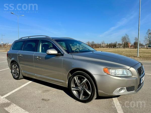 Brūns Volvo V70 2009 Rīga, ar dzinēja tilpumu 2.40 L un nobraukumu 360 tūkst. km par 3750 €, foto 4 vietnē AUTOMOTO.COM.LV