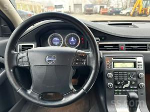 Brūns Volvo V70 2009 Rīga, ar dzinēja tilpumu 2.40 L un nobraukumu 360 tūkst. km par 3750 €, foto 7 vietnē AUTOMOTO.COM.LV