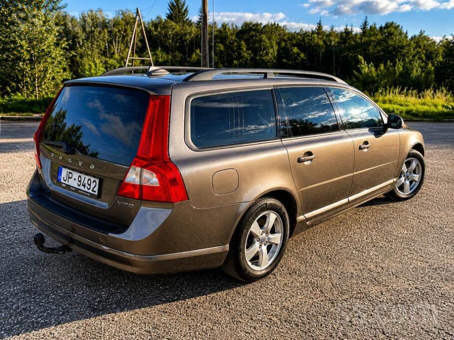 Brown Volvo V70 2009 in Saldus, with an engine capacity of 2.00 L and mileage of 338 thousand km for 2800 €, photo 3 on AUTOMOTO.COM.LV