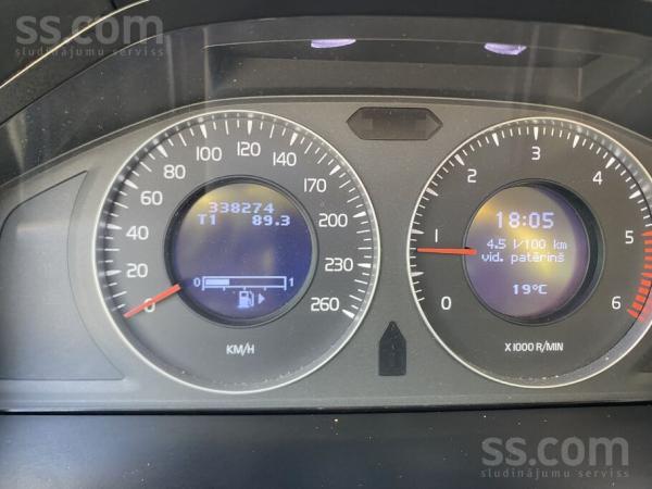 Brown Volvo V70 2009 in Saldus, with an engine capacity of 2.00 L and mileage of 338 thousand km for 2800 €, photo 4 on AUTOMOTO.COM.LV