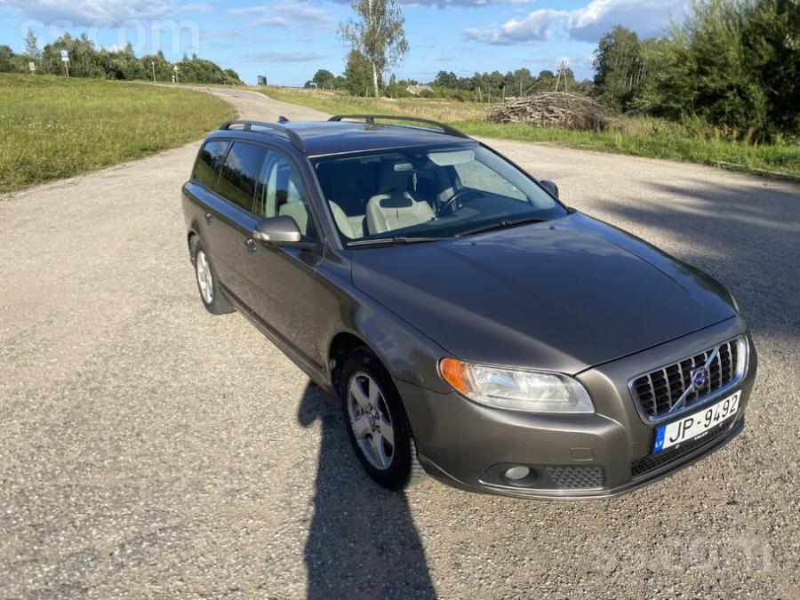 Brūns Volvo V70 2009 Saldus, ar dzinēja tilpumu 2.00 L un nobraukumu 338 tūkst. km par 2700 €, foto 3 vietnē AUTOMOTO.COM.LV