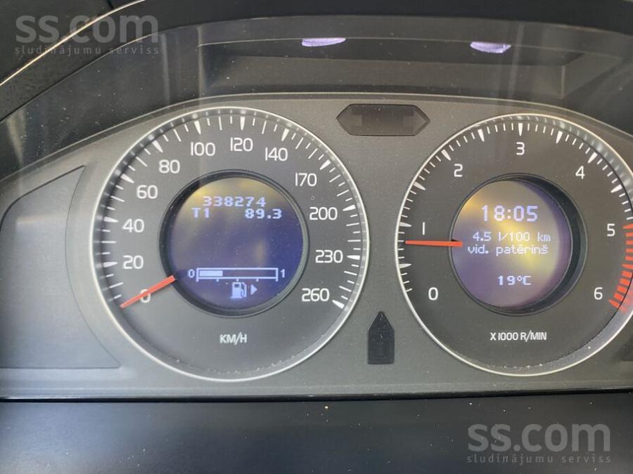 Brūns Volvo V70 2009 Saldus, ar dzinēja tilpumu 2.00 L un nobraukumu 338 tūkst. km par 2700 €, foto 11 vietnē AUTOMOTO.COM.LV