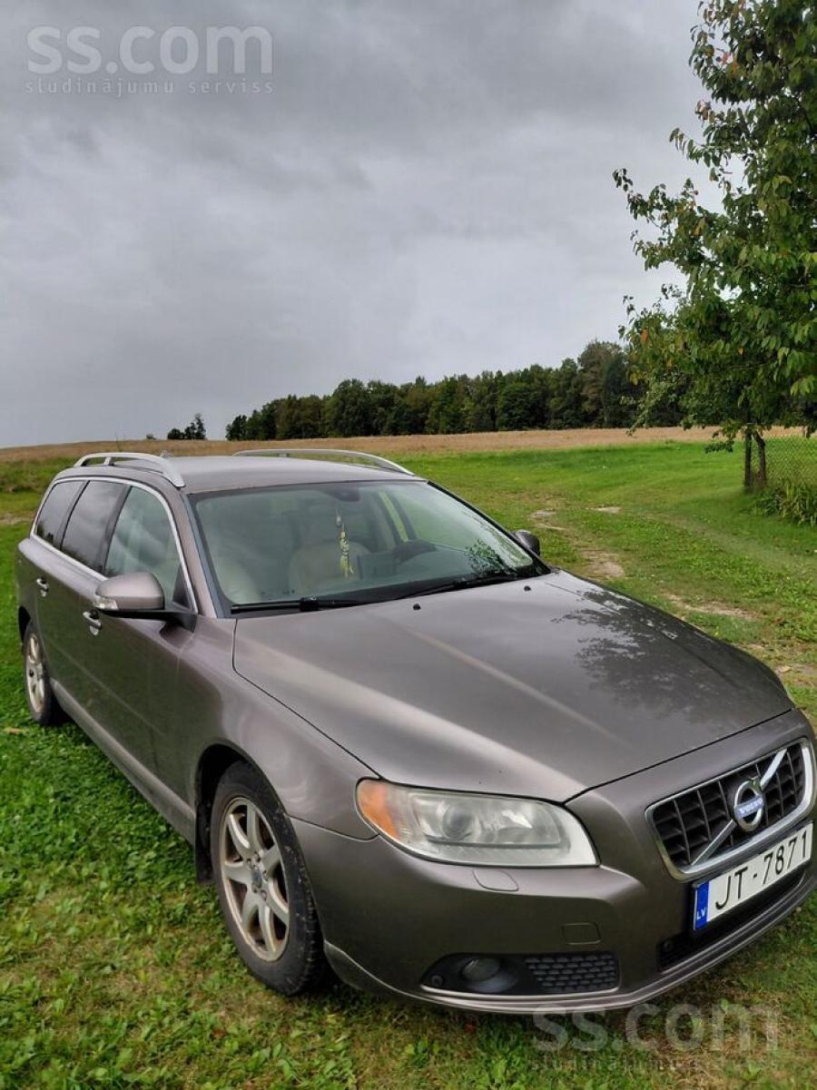 Brown Volvo V70 2009 in Talsi, with an engine capacity of 1.60 L and mileage of 325 thousand km for 2100 €, photo 4 on AUTOMOTO.COM.LV