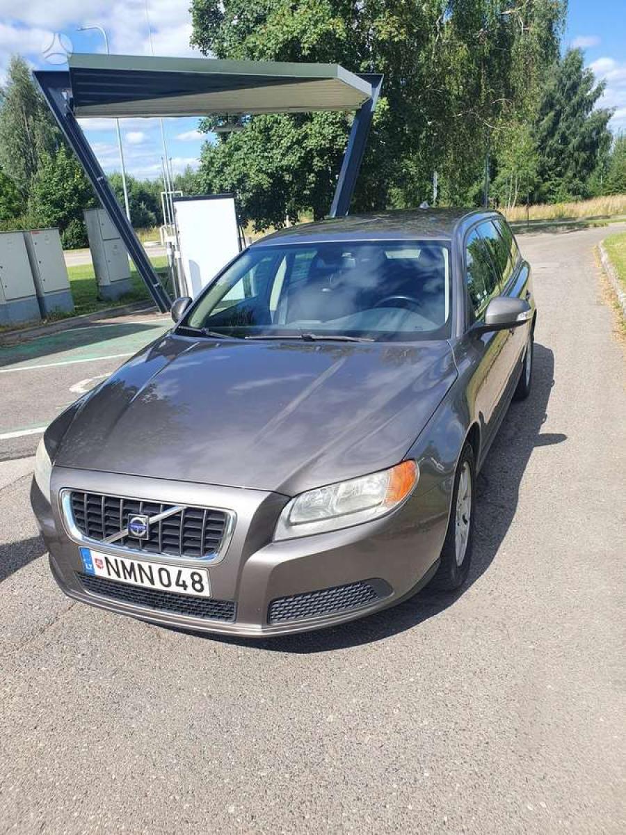 Brūns Volvo V70 2009 Tauragė, ar dzinēja tilpumu 2.00 L un nobraukumu 324 tūkst. km par 3800 €, foto 1 vietnē AUTOMOTO.COM.LV