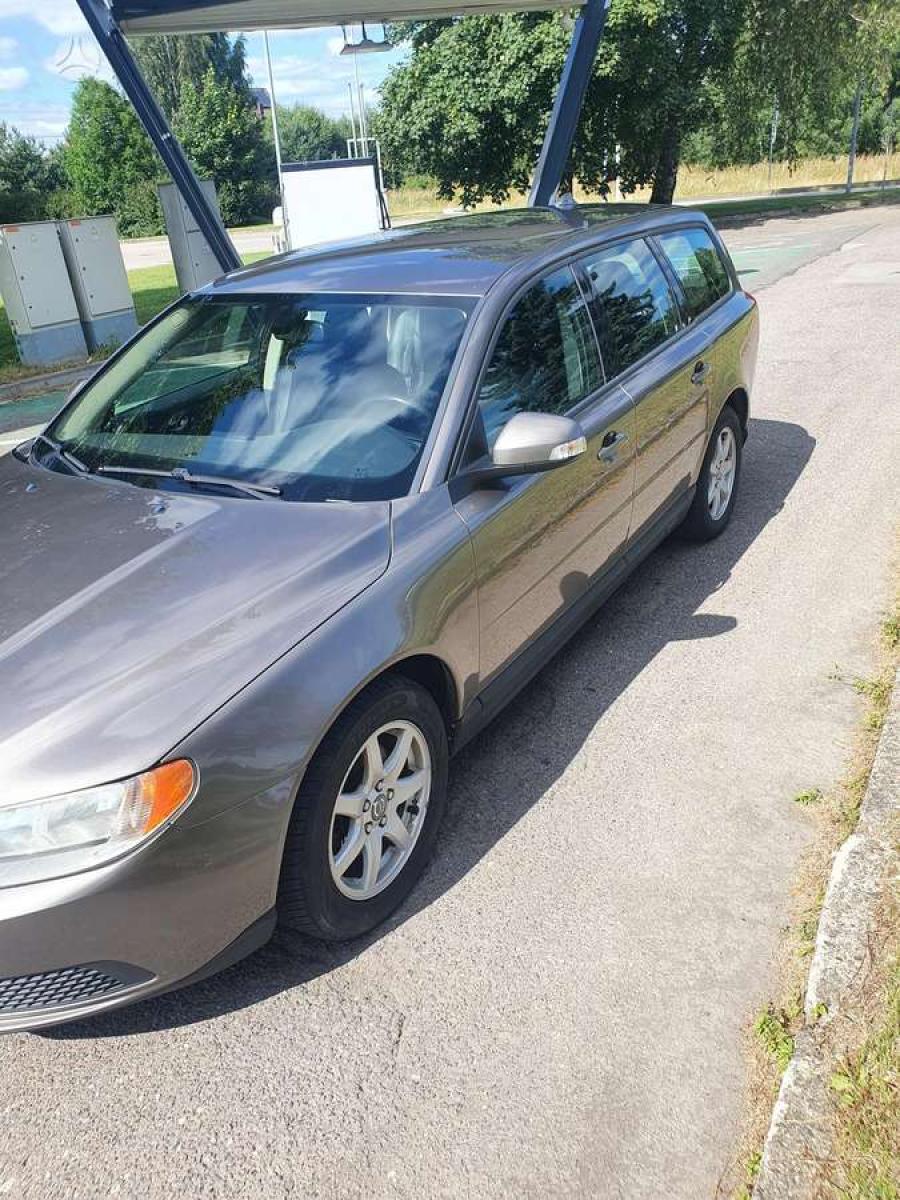 Brūns Volvo V70 2009 Tauragė, ar dzinēja tilpumu 2.00 L un nobraukumu 324 tūkst. km par 3800 €, foto 4 vietnē AUTOMOTO.COM.LV
