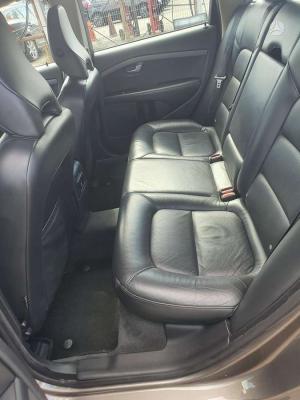 Brūns Volvo V70 2009 Tauragė, ar dzinēja tilpumu 2.00 L un nobraukumu 324 tūkst. km par 3800 €, foto 9 vietnē AUTOMOTO.COM.LV