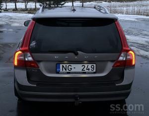 Brown Volvo V70 2010 in Jurmala, with an engine capacity of 2.50 L and mileage of 403 thousand km for 3900 €, photo 2 on AUTOMOTO.COM.LV