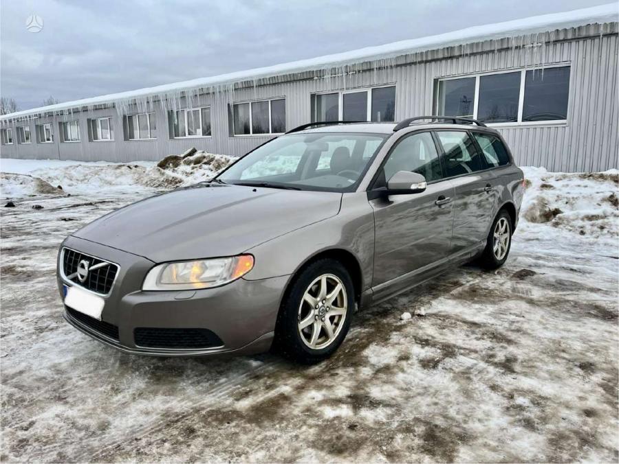 Brūns Volvo V70 2010 Tauragė, ar dzinēja tilpumu 1.56 L un nobraukumu 40 tūkst. km par 2950 €, foto 1 vietnē AUTOMOTO.COM.LV