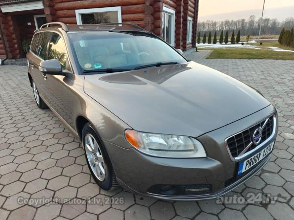 Brown Volvo V70 2010 in Paide, with an engine capacity of 2.40 L and mileage of 299 thousand km for 6490 €, photo 2 on AUTOMOTO.COM.LV