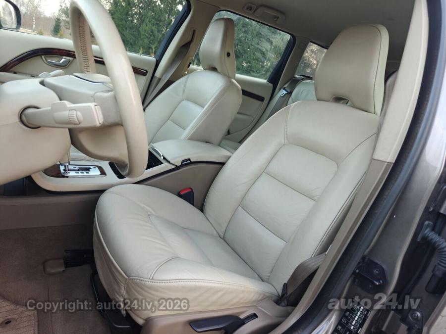 Brūns Volvo V70 2010 Paide, ar dzinēja tilpumu 2.40 L un nobraukumu 299 tūkst. km par 6490 €, foto 14 vietnē AUTOMOTO.COM.LV