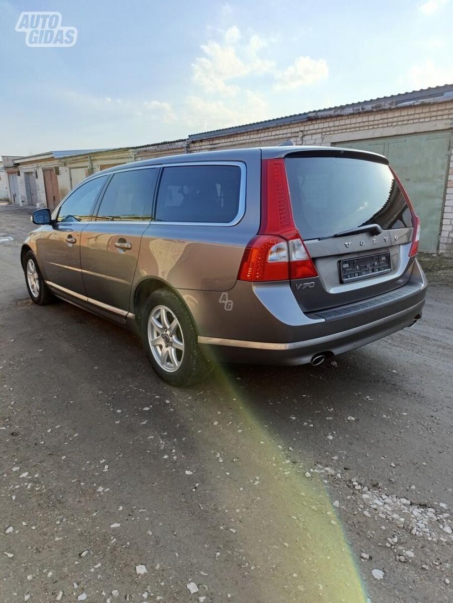 Brown Volvo V70 2010 in Druskininkai, with an engine capacity of 2.40 L and mileage of 292 thousand km for 5350 €, photo 3 on AUTOMOTO.COM.LV
