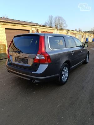 Brown Volvo V70 2010 in Druskininkai, with an engine capacity of 2.40 L and mileage of 292 thousand km for 5350 €, photo 8 on AUTOMOTO.COM.LV