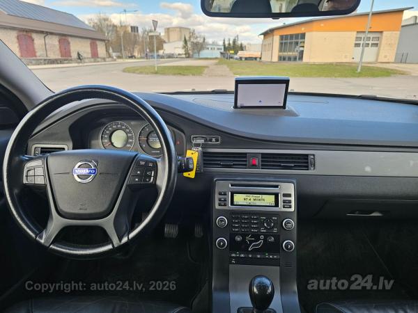 Brūns Volvo V70 2010 Paide, ar dzinēja tilpumu 1.60 L un nobraukumu 169 tūkst. km par 5250 €, foto 7 vietnē AUTOMOTO.COM.LV