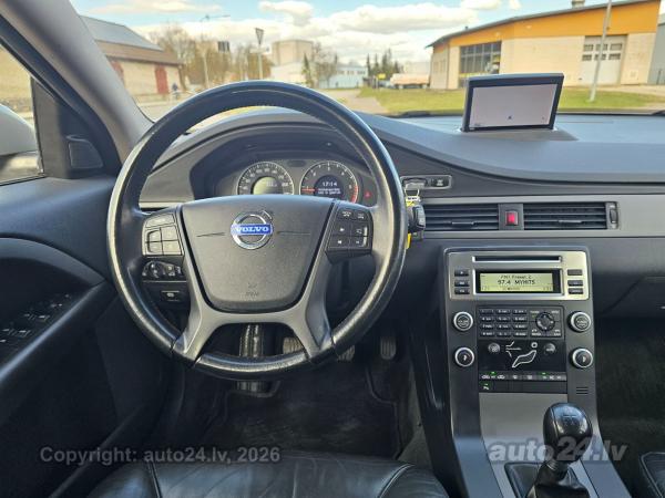 Brūns Volvo V70 2010 Paide, ar dzinēja tilpumu 1.60 L un nobraukumu 169 tūkst. km par 5250 €, foto 8 vietnē AUTOMOTO.COM.LV
