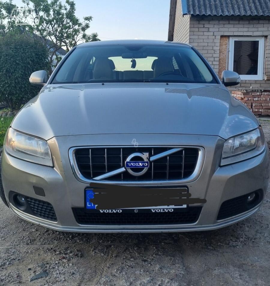 Brown Volvo V70 2010 in Kaunas, with an engine capacity of 1.60 L and mileage of 388 thousand km for 3300 €, photo 5 on AUTOMOTO.COM.LV
