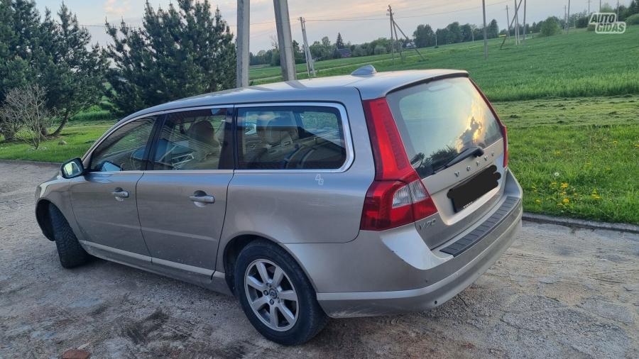Brown Volvo V70 2010 in Kaunas, with an engine capacity of 1.60 L and mileage of 388 thousand km for 3300 €, photo 7 on AUTOMOTO.COM.LV