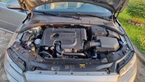 Brown Volvo V70 2010 in Kaunas, with an engine capacity of 1.60 L and mileage of 388 thousand km for 3300 €, photo 8 on AUTOMOTO.COM.LV