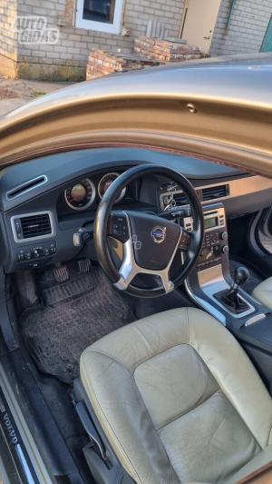 Brown Volvo V70 2010 in Kaunas, with an engine capacity of 1.60 L and mileage of 388 thousand km for 3300 €, photo 11 on AUTOMOTO.COM.LV