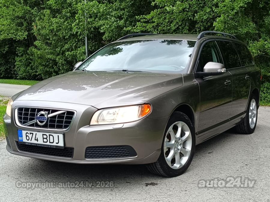 Brūns Volvo V70 2010 Tallina, ar dzinēja tilpumu 2.00 L un nobraukumu 226 tūkst. km par 4995 €, foto 1 vietnē AUTOMOTO.COM.LV