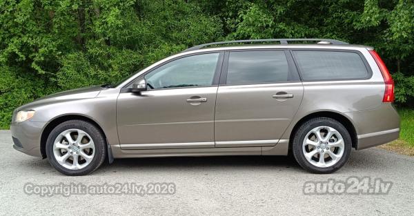 Brown Volvo V70 2010 in Tallinn, with an engine capacity of 2.00 L and mileage of 226 thousand km for 4995 €, photo 5 on AUTOMOTO.COM.LV