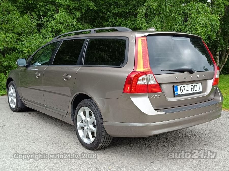 Brūns Volvo V70 2010 Tallina, ar dzinēja tilpumu 2.00 L un nobraukumu 226 tūkst. km par 4995 €, foto 7 vietnē AUTOMOTO.COM.LV