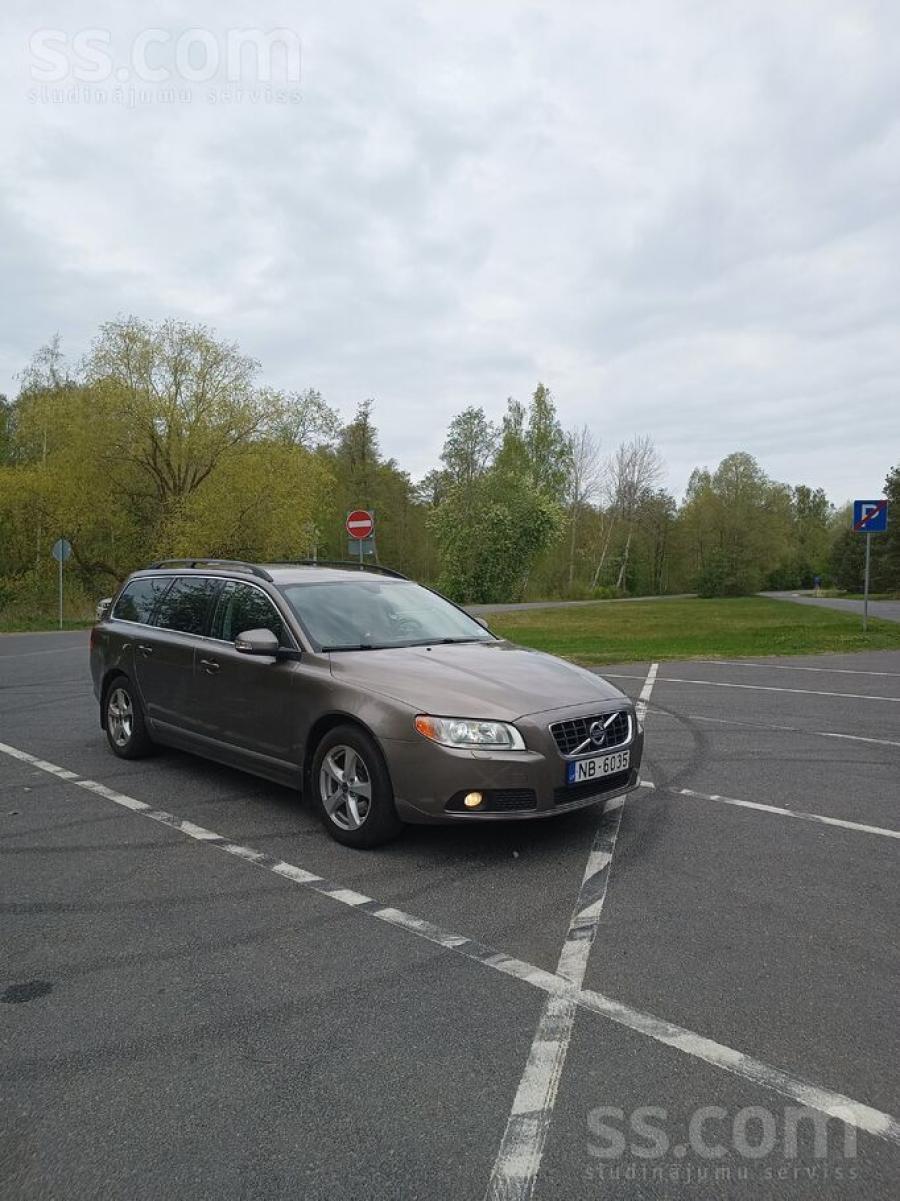 Brūns Volvo V70 2010 Rīga, ar dzinēja tilpumu 2.40 L un nobraukumu 310 tūkst. km par 4590 €, foto 1 vietnē AUTOMOTO.COM.LV