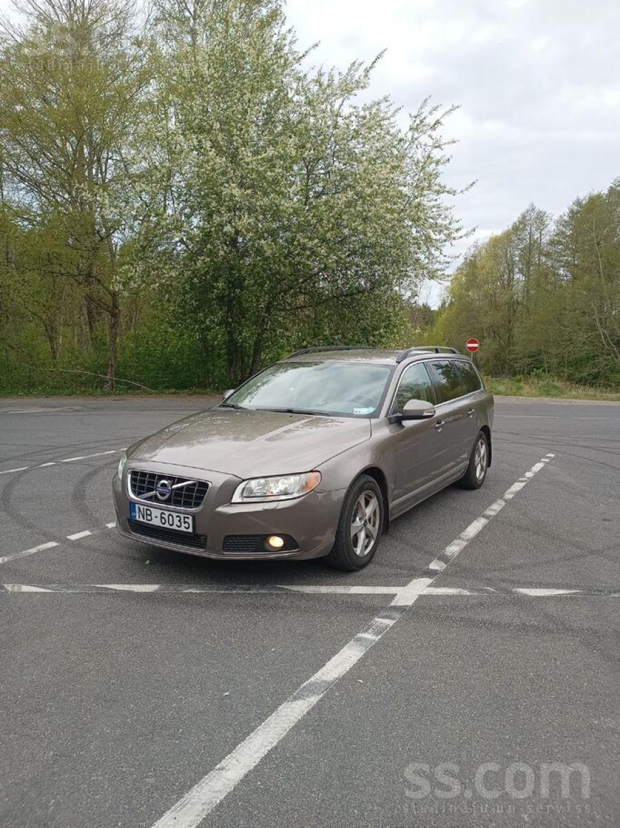 Brūns Volvo V70 2010 Rīga, ar dzinēja tilpumu 2.40 L un nobraukumu 310 tūkst. km par 4590 €, foto 7 vietnē AUTOMOTO.COM.LV