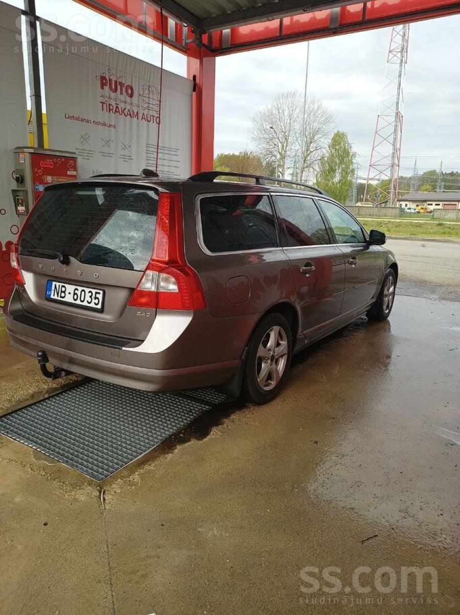Brūns Volvo V70 2010 Rīga, ar dzinēja tilpumu 2.40 L un nobraukumu 310 tūkst. km par 4590 €, foto 12 vietnē AUTOMOTO.COM.LV