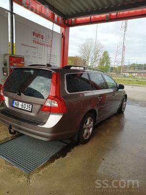 Brūns Volvo V70 2010 Rīga, ar dzinēja tilpumu 2.40 L un nobraukumu 310 tūkst. km par 4590 €, foto 14 vietnē AUTOMOTO.COM.LV