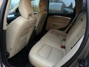 Brūns Volvo V70 2010 Jelgava, ar dzinēja tilpumu 2.40 L un nobraukumu 450 tūkst. km par 3990 €, foto 10 vietnē AUTOMOTO.COM.LV