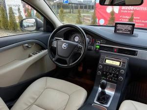 Brūns Volvo V70 2010 Jelgava, ar dzinēja tilpumu 2.40 L un nobraukumu 450 tūkst. km par 3990 €, foto 12 vietnē AUTOMOTO.COM.LV