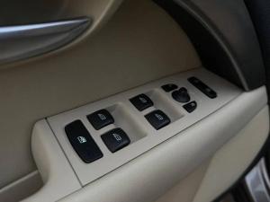 Brūns Volvo V70 2010 Jelgava, ar dzinēja tilpumu 2.40 L un nobraukumu 450 tūkst. km par 3990 €, foto 19 vietnē AUTOMOTO.COM.LV
