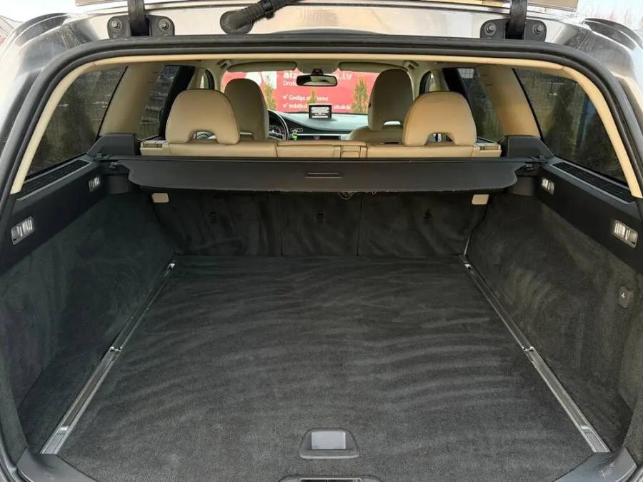 Brūns Volvo V70 2010 Jelgava, ar dzinēja tilpumu 2.40 L un nobraukumu 450 tūkst. km par 3990 €, foto 20 vietnē AUTOMOTO.COM.LV