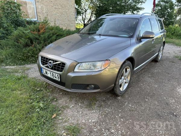 Brūns Volvo V70 2010 Dobele, ar dzinēja tilpumu 2.40 L un nobraukumu 335 tūkst. km par 3600 €, foto 1 vietnē AUTOMOTO.COM.LV