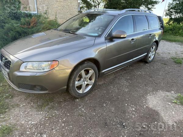 Brūns Volvo V70 2010 Dobele, ar dzinēja tilpumu 2.40 L un nobraukumu 335 tūkst. km par 3600 €, foto 5 vietnē AUTOMOTO.COM.LV