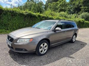 Brūns Volvo V70 2010 Rīga, ar dzinēja tilpumu 2.40 L un nobraukumu 346 tūkst. km par 2950 €, foto  vietnē AUTOMOTO.COM.LV