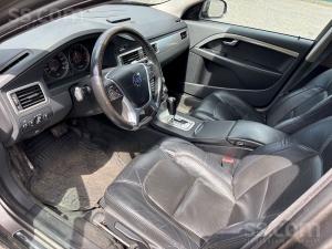 Brown Volvo V70 2010 in Riga, with an engine capacity of 2.40 L and mileage of 346 thousand km for 2950 €, photo 6 on AUTOMOTO.COM.LV