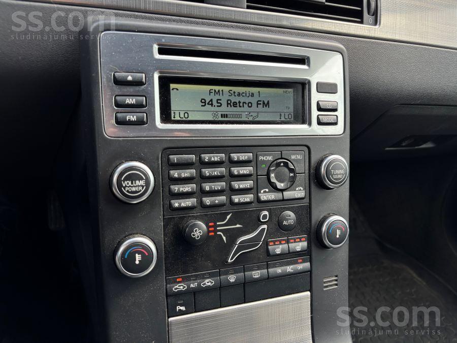 Brown Volvo V70 2010 in Riga, with an engine capacity of 2.40 L and mileage of 346 thousand km for 2950 €, photo 12 on AUTOMOTO.COM.LV