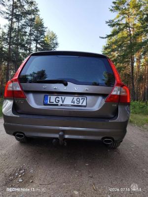 Brown Volvo V70 2010 in Vilnius, with an engine capacity of 2.40 L and mileage of 372 thousand km for 4900 €, photo 7 on AUTOMOTO.COM.LV