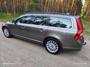 Brown Volvo V70 2010 in Vilnius, with an engine capacity of 2.40 L and mileage of 372 thousand km for 4900 €, photo 9 on AUTOMOTO.COM.LV